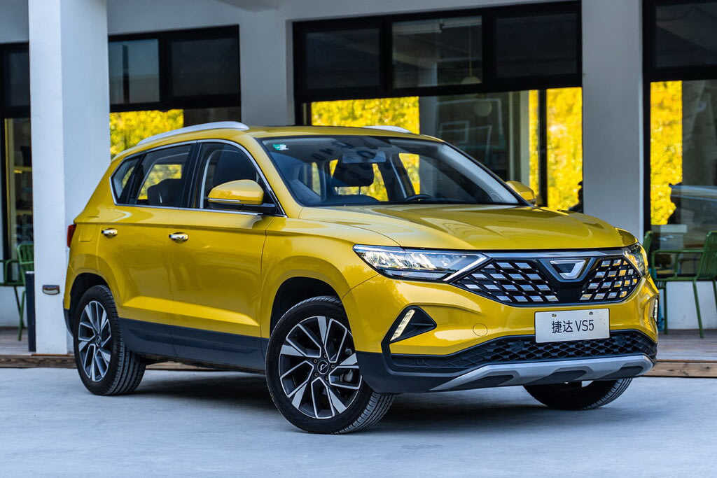 JETTA VS5 2024 - фото в новом кузове: салон, вид снаружи, багажник