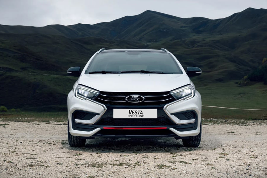 LADA Vesta SW Sportline 2025 - фото в новом кузове: салон, вид снаружи, багажник