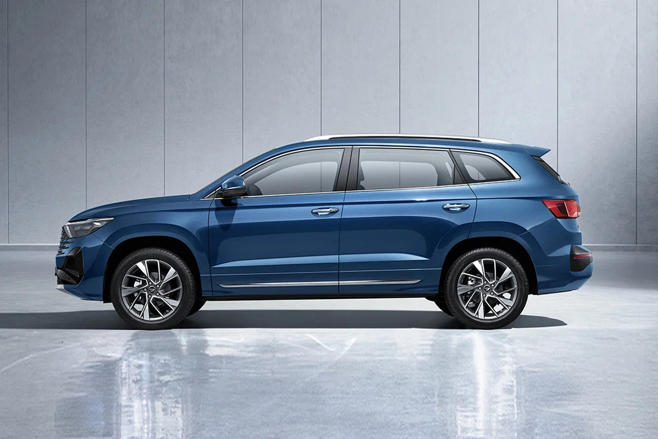 JETTA VS7 2025 - фото в новом кузове: салон, вид снаружи, багажник