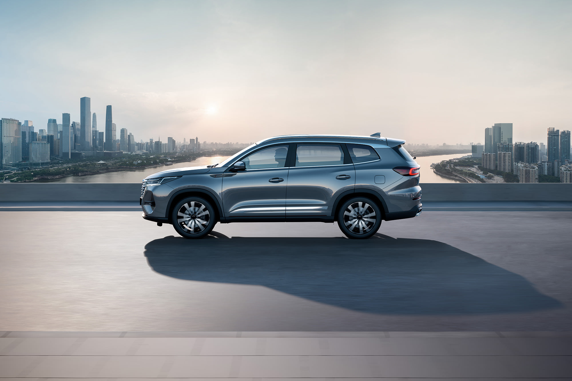 XCITE X-Cross 8 2025 - фото в новом кузове: салон, вид снаружи, багажник