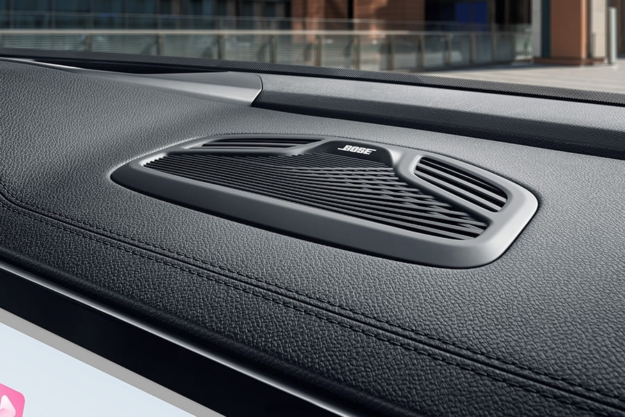 GEELY Monjaro 2025 - фото в новом кузове: салон, вид снаружи, багажник