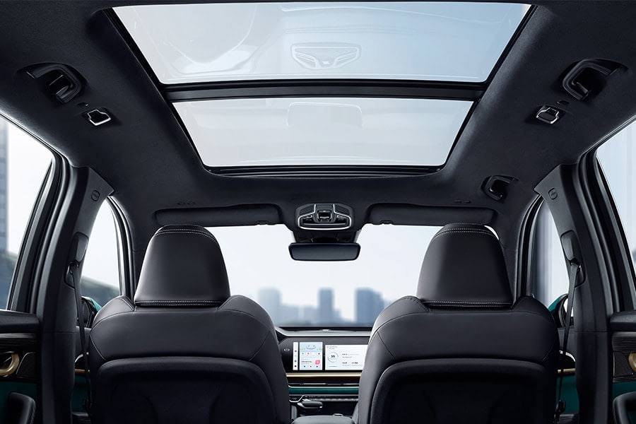 GEELY Monjaro 2025 - фото в новом кузове: салон, вид снаружи, багажник