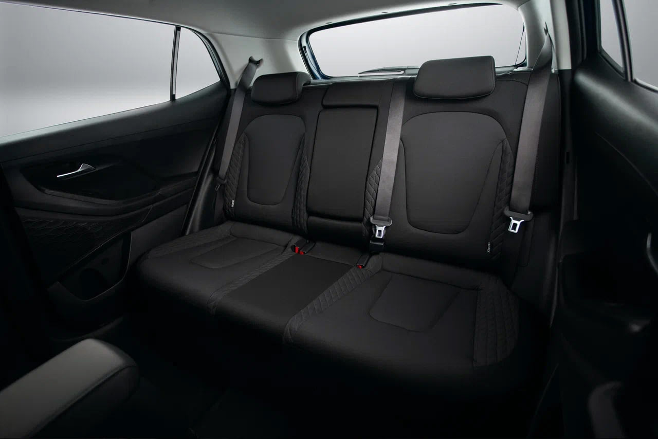 SOLARIS HC 2025 - фото в новом кузове: салон, вид снаружи, багажник